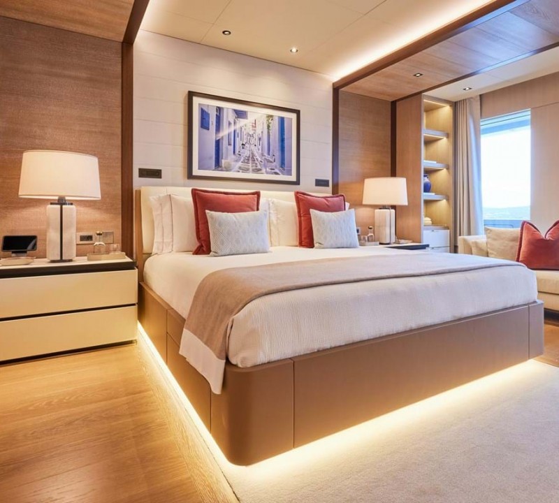 Yacht RENAISSANCE, Freire | CHARTERWORLD Luxury Superyacht Charters
